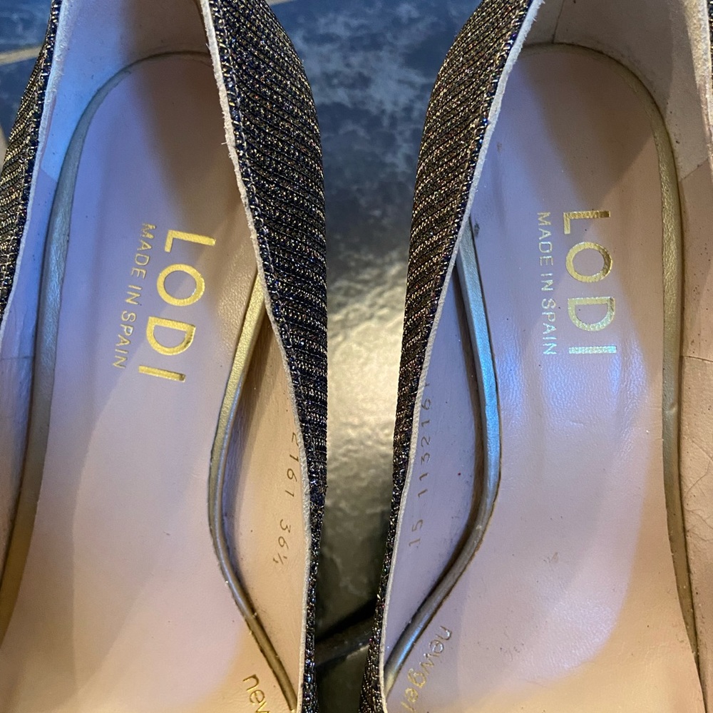 Lodi Gold Metallic Sparkle Pumps. Gold Square End Hee… - Gem